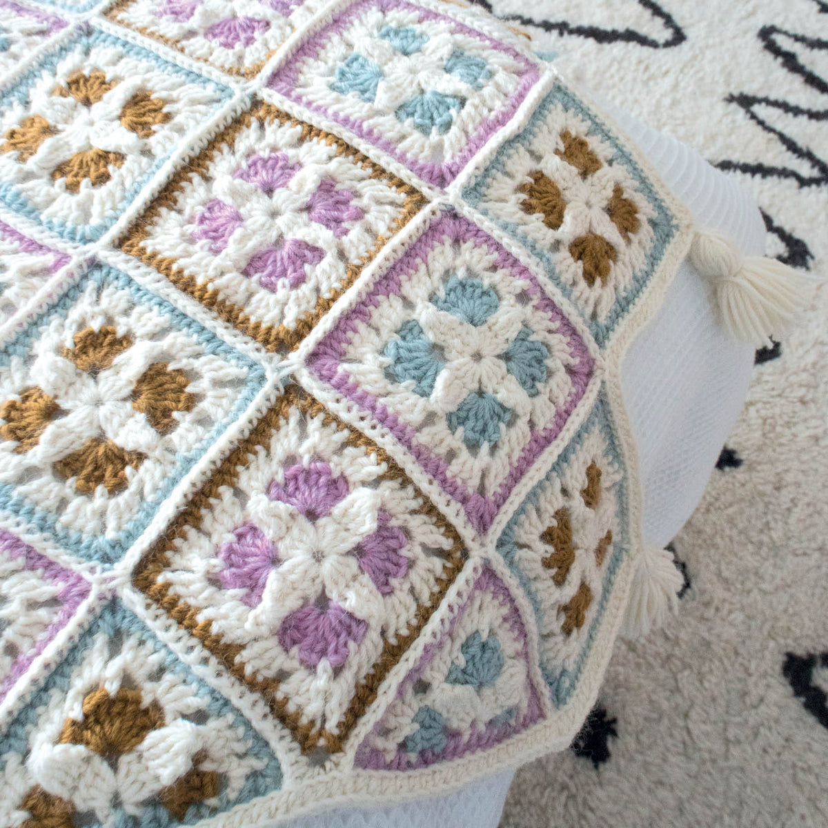 Wanderer's Compass Blanket Digital Pattern — Crochet Society